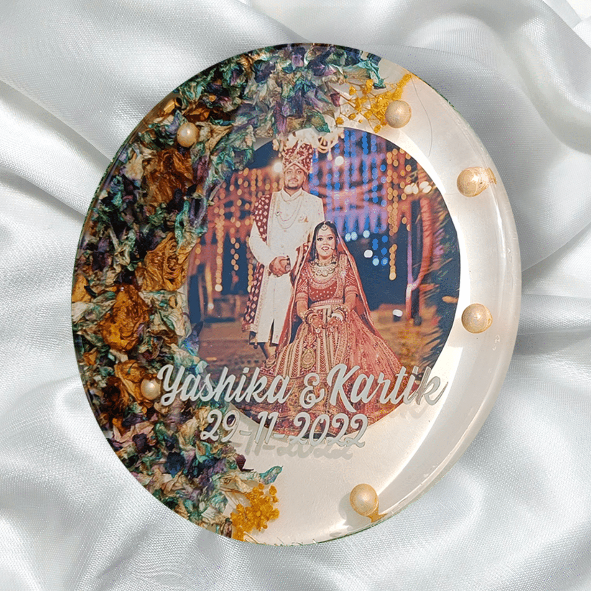 Beautiful Varmala Preservation Photoframe in Resin